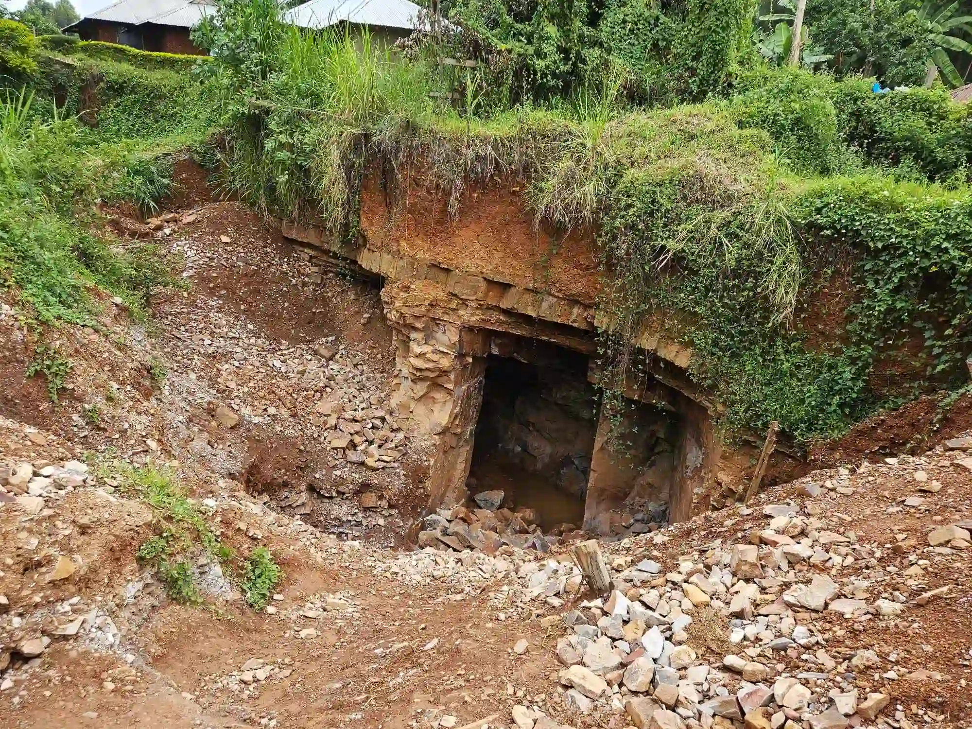 THE SOAPSTONE SCULPTORS OF TABAKA – KISII – Almasi Art Agency